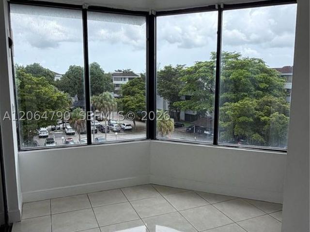 Luxury apartment complex for rent in Miami, United States