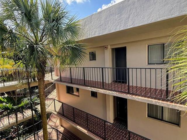 Luxury apartment complex for rent in Miami, United States