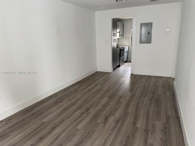 Luxury apartment complex for rent in Miami, United States