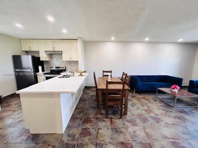 Luxury apartment complex for rent in Miami, United States