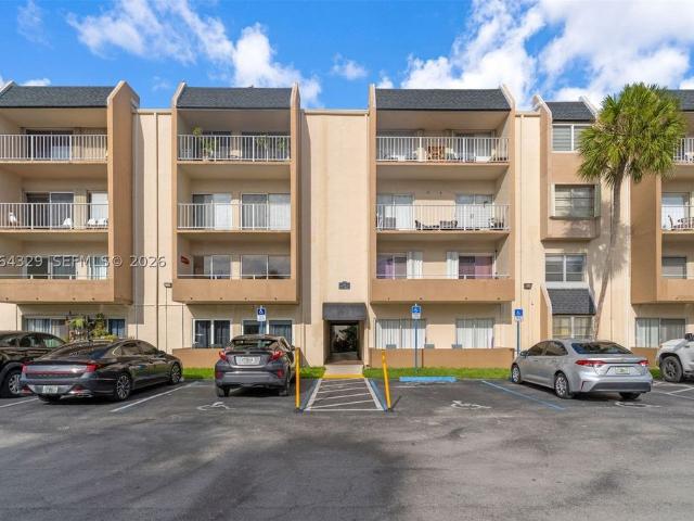 Luxury apartment complex for rent in Miami, United States
