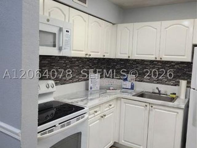 Luxury apartment complex for rent in Miami, United States