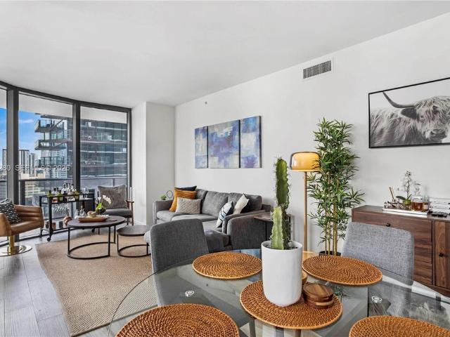 Luxury apartment complex for rent in Miami, United States