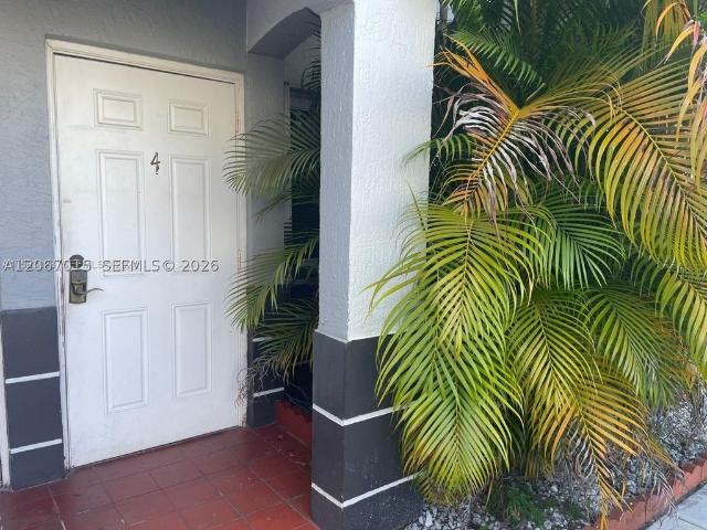 Luxury apartment complex for rent in Miami, United States