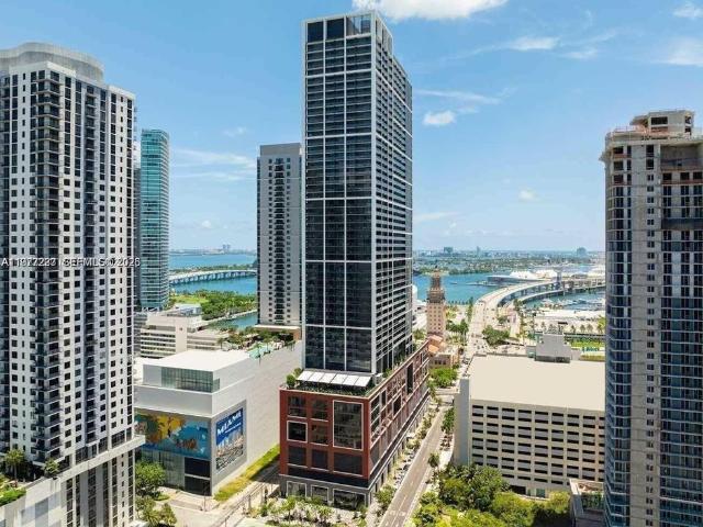Luxury apartment complex for rent in Miami, United States