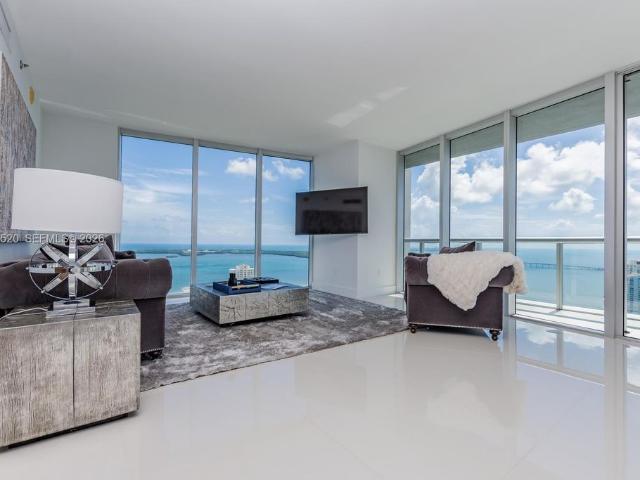 Luxury apartment complex for rent in Miami, United States