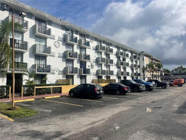 Luxury apartment complex for rent in Miami, United States