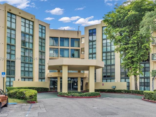 Luxury apartment complex for rent in Miami, United States
