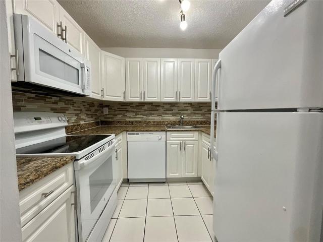 Luxury apartment complex for rent in Miami, United States