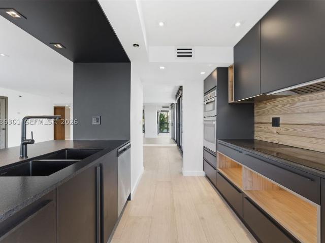 Luxury apartment complex for rent in Miami, United States