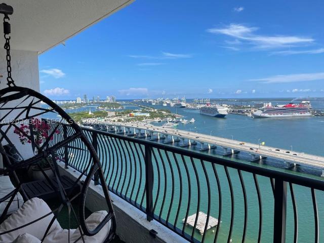 Luxury apartment complex for rent in Miami, United States