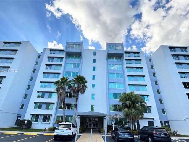 Luxury apartment complex for rent in Miami, United States