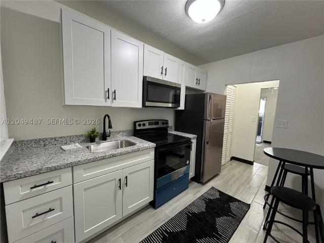 Luxury apartment complex for rent in Miami, United States