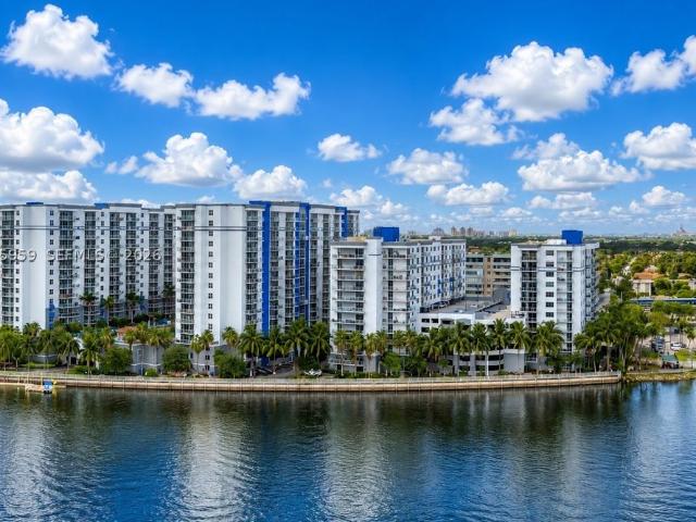 Luxury apartment complex for rent in Miami, United States