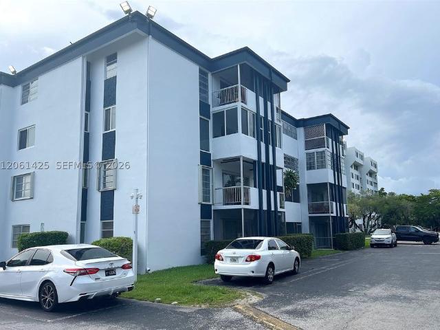 Luxury apartment complex for rent in Miami, United States