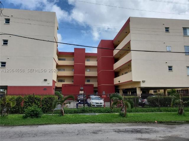 Luxury apartment complex for rent in Miami, United States