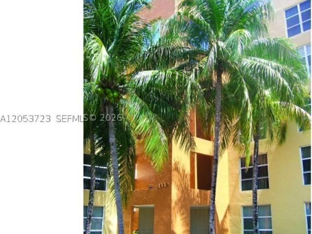 Luxury apartment complex for rent in Miami, United States