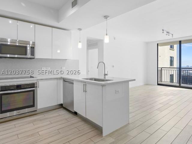 Luxury apartment complex for rent in Miami, United States