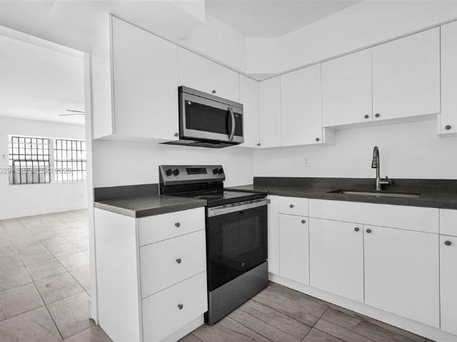 Luxury apartment complex for rent in Miami, United States