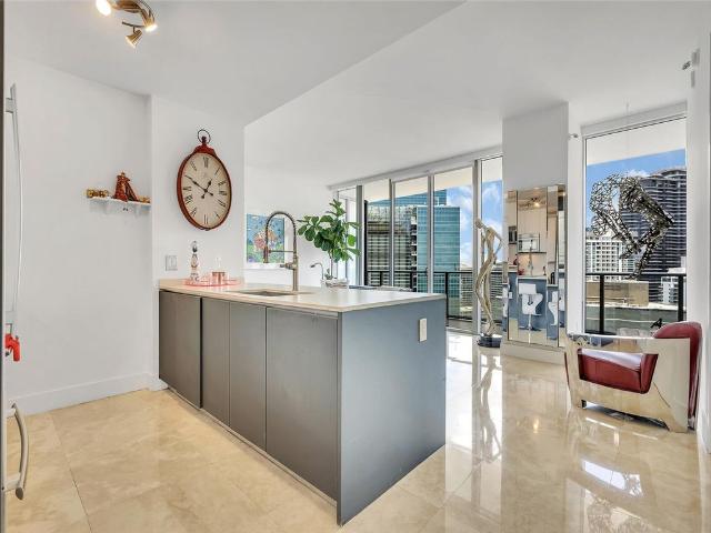 Luxury apartment complex for rent in Miami, United States