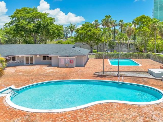 Luxury apartment complex for rent in Miami, United States