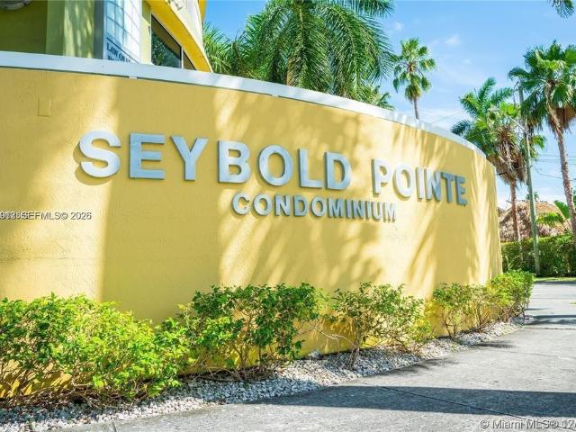 Luxury apartment complex for rent in Miami, United States