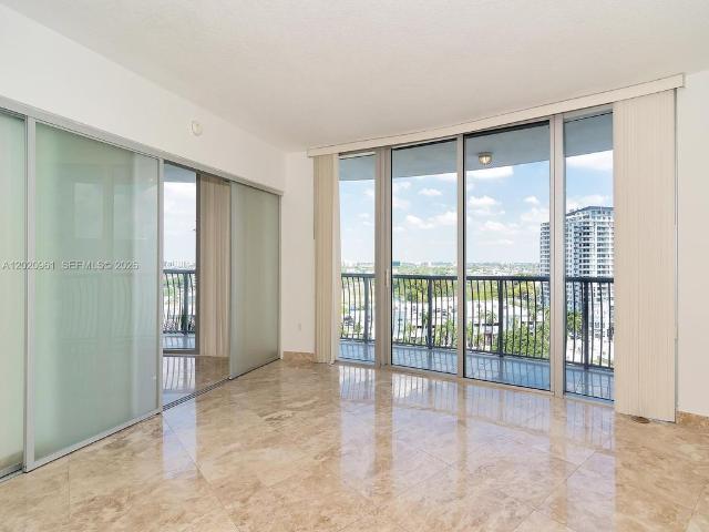 Luxury apartment complex for rent in Miami, United States