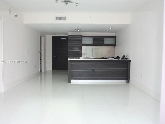 Luxury apartment complex for rent in Miami, United States