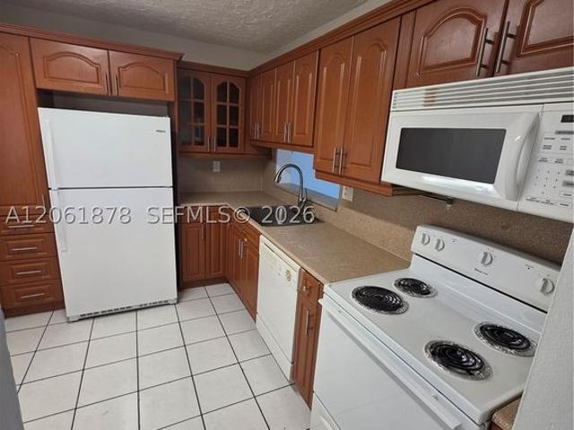 Luxury apartment complex for rent in Miami, United States