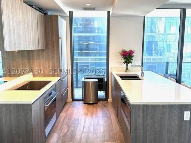 Luxury apartment complex for rent in Miami, United States