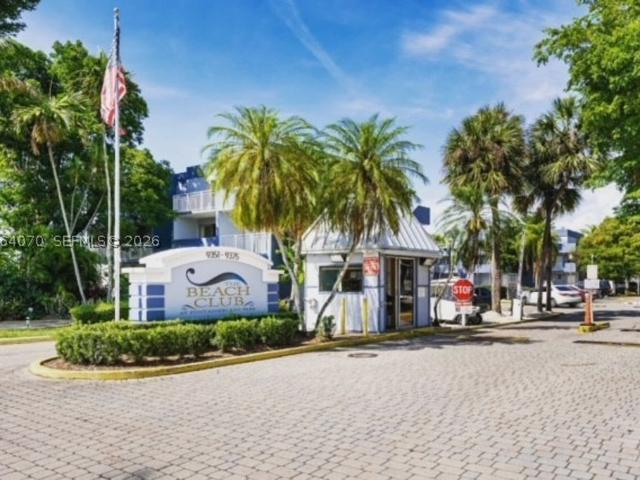 Luxury apartment complex for rent in Miami, United States