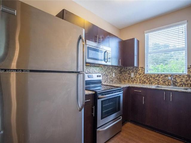 Luxury apartment complex for rent in Miami, United States