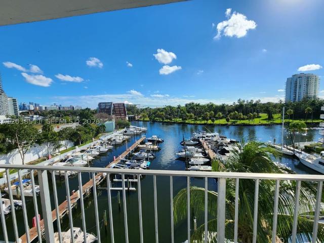 Luxury apartment complex for rent in Miami, United States