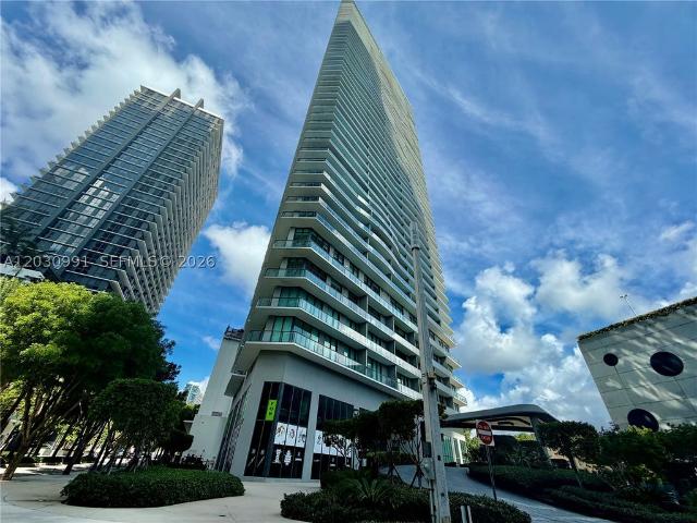 Luxury apartment complex for rent in Miami, United States
