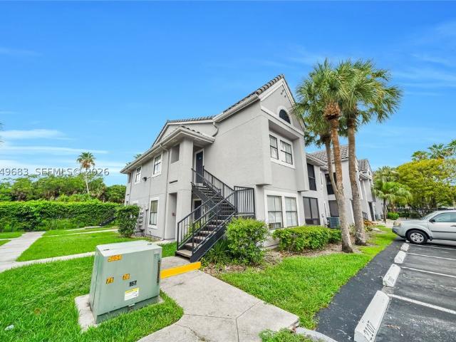 Luxury apartment complex for rent in Miami, United States