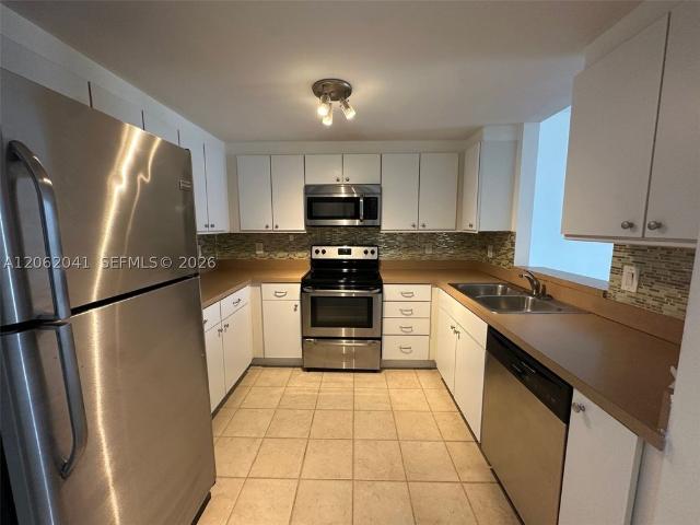 Luxury apartment complex for rent in Miami, United States