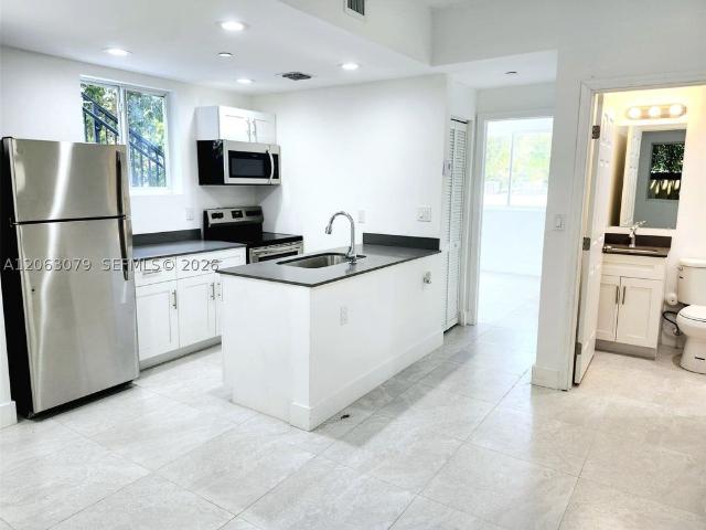 Luxury apartment complex for rent in Miami, United States
