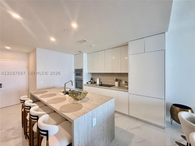 Luxury apartment complex for rent in Miami, United States