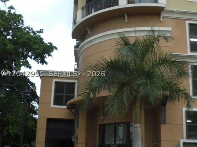Luxury apartment complex for rent in Miami, United States