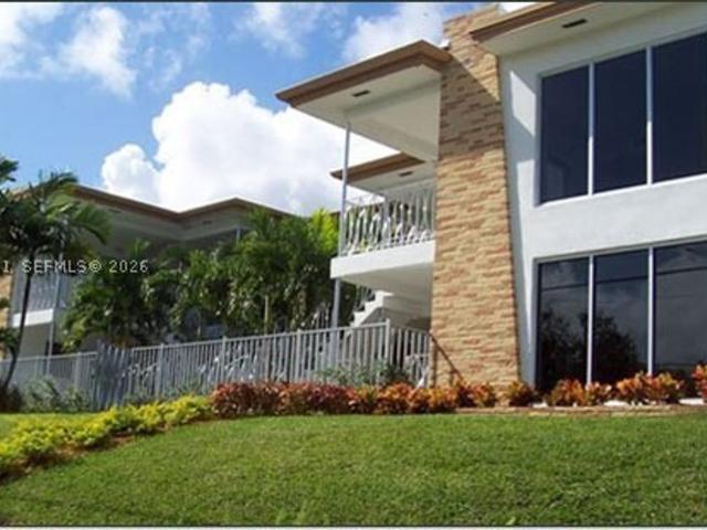Luxury apartment complex for rent in Miami, United States