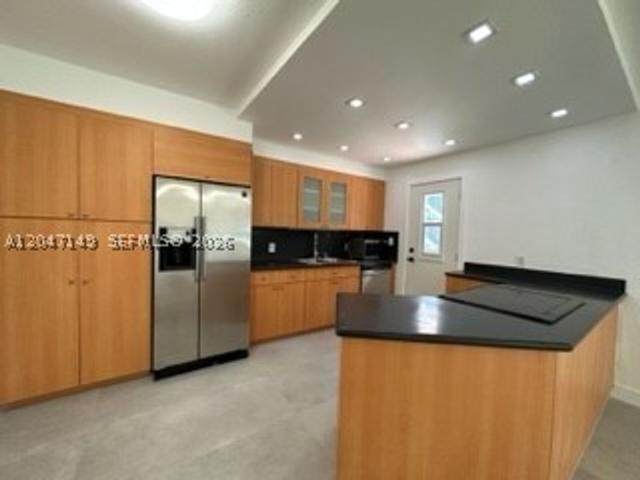 Luxury apartment complex for rent in Miami, United States