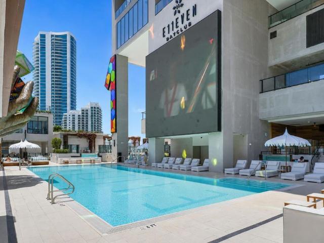 Luxury apartment complex for rent in Miami, United States