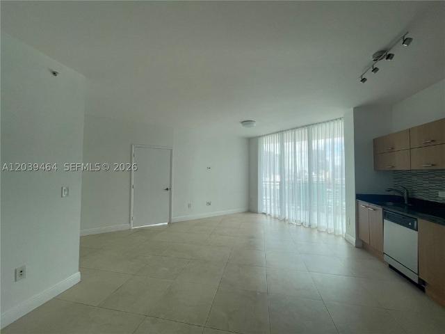 Luxury apartment complex for rent in Miami, United States