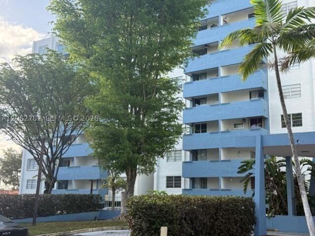 Luxury apartment complex for rent in Miami, United States