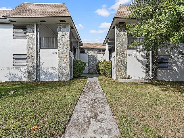Luxury apartment complex for rent in Miami, United States