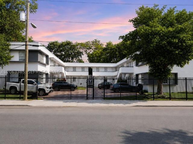 Luxury apartment complex for rent in Miami, United States