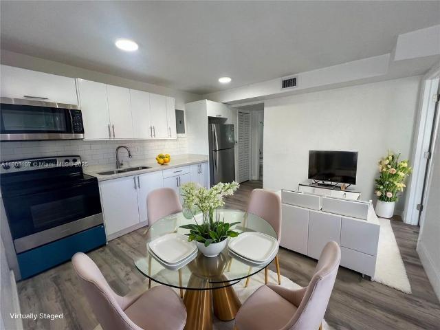 Luxury apartment complex for rent in Miami, United States