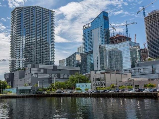 Luxury apartment complex for rent in Miami, United States