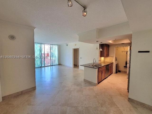 Luxury apartment complex for rent in Miami, United States