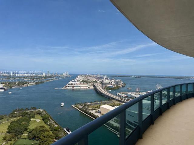 Luxury apartment complex for rent in Miami, United States